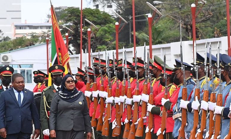 Gwaride la heshima Msumbiji - HabariLeo