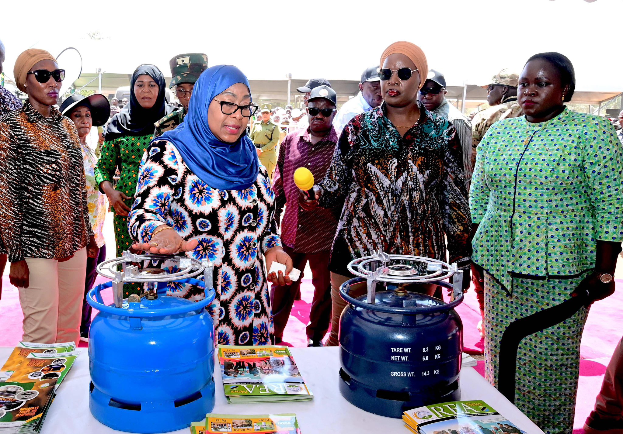 Samia azindua awamu ya pili ugawaji mitungi ya gesi - HabariLeo