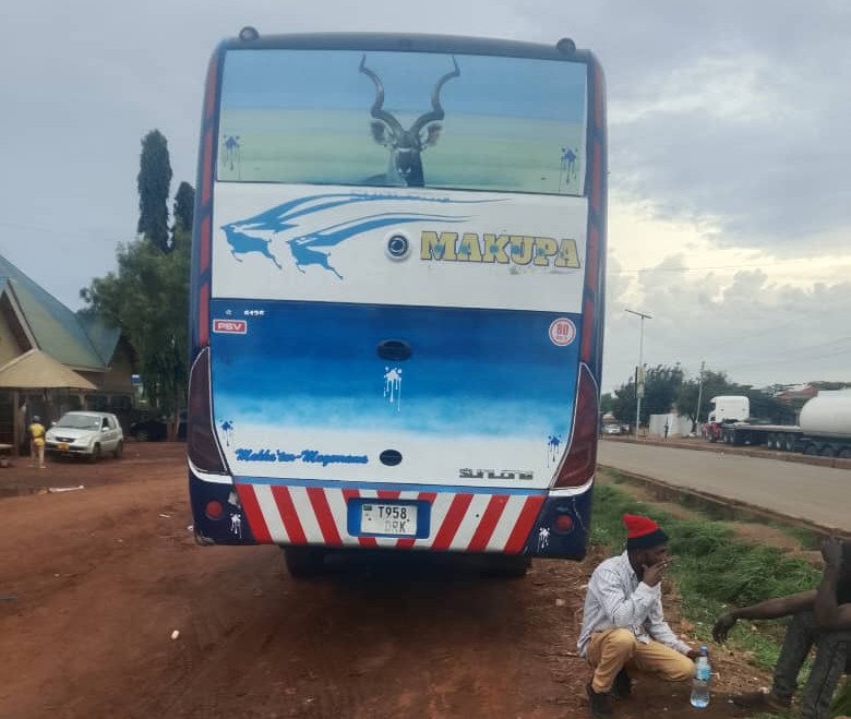 Abiria wakwama njiani zaidi ya saa 12 - HabariLeo